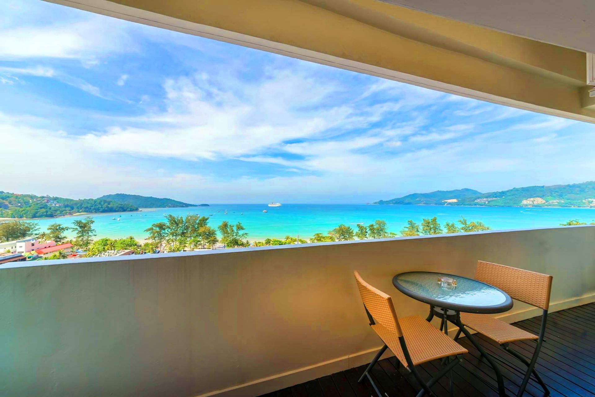 Patong Tower, Luxury Hotel, Apartments For Rent in Phuket